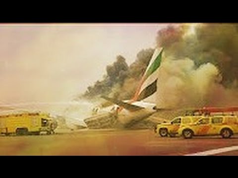 ( FULL VIDEO ) Emirates Boeing 777 caught fire at Dubai Airport