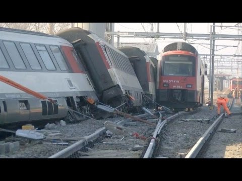 Colisionan dos trenes en Suiza