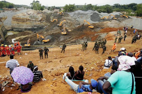 Mueren 15 mineros atrapados en mina de oro en Colombia
