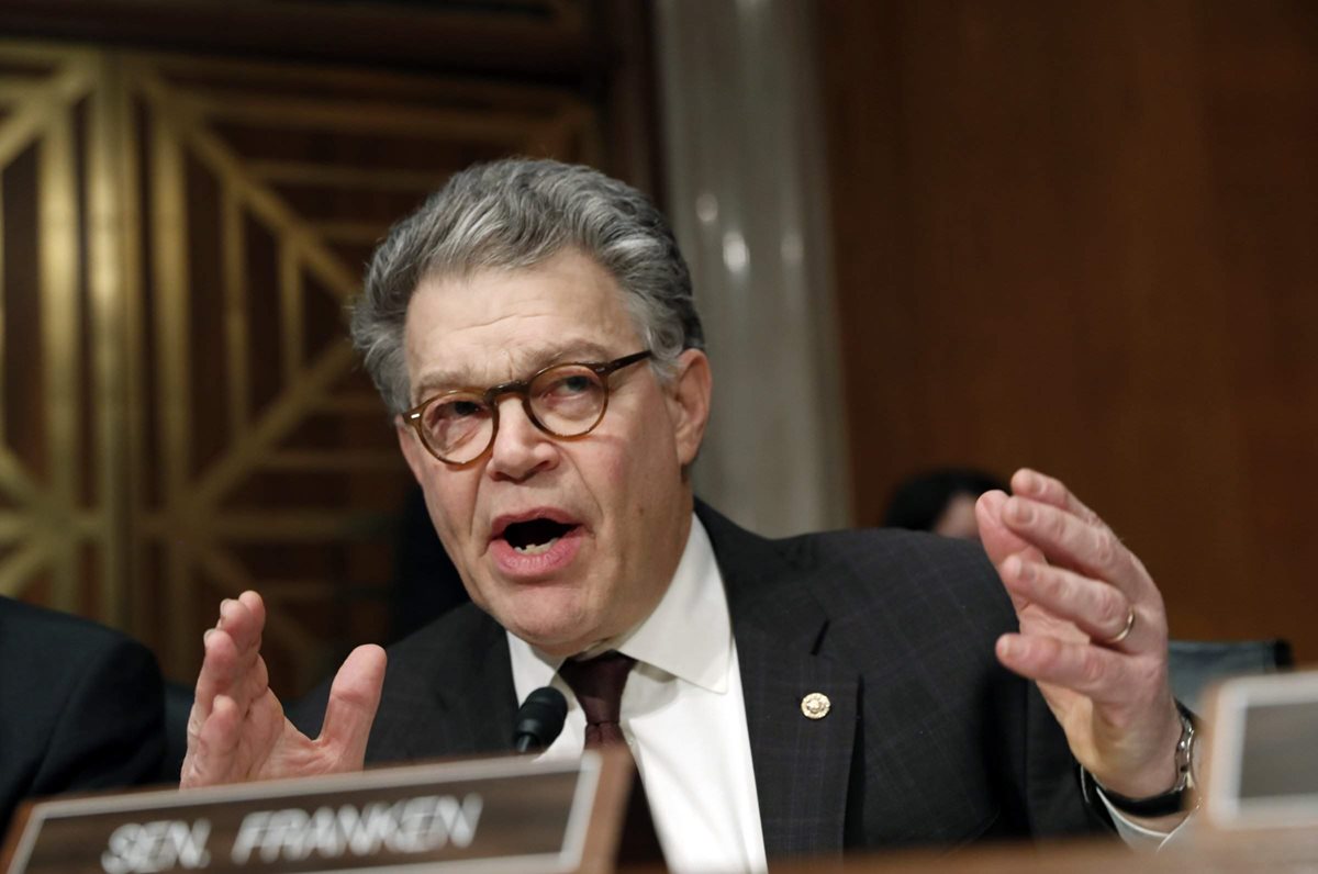 Senador de EE. UU. Al Franken dice que dimitirá por escándalo sexual