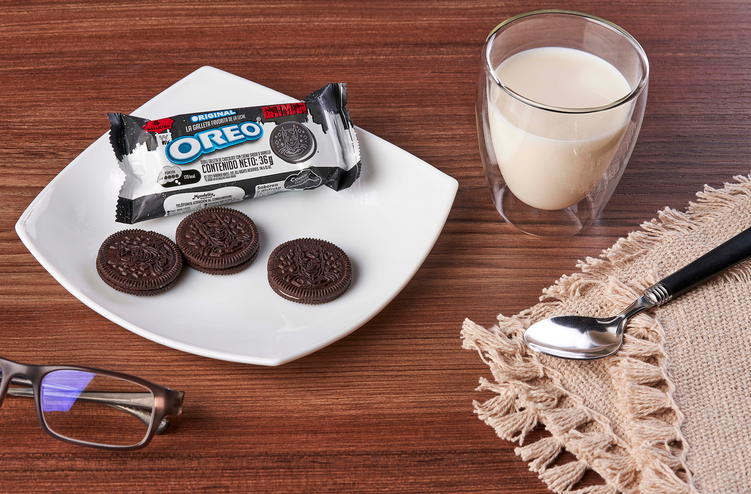 Rostro de Batman aparece en galleta OREO