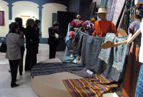 Se exponen tejidos en Chile
