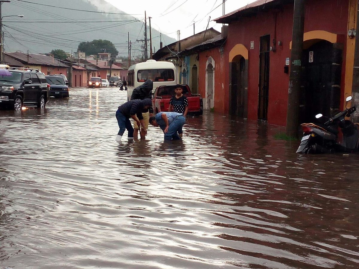 Lluvias causan inundaciones y dañan vivienda en Antigua Guatemala