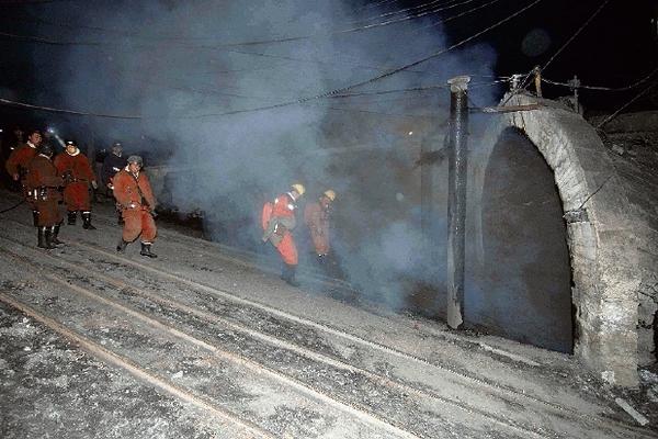 Explosión en mina deja 43 muertos