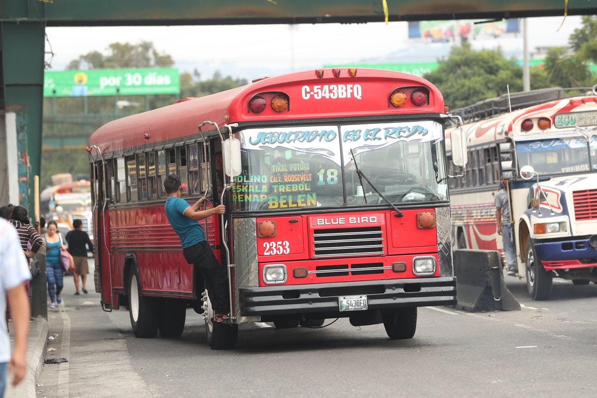 Reemplazar buses rojos en Mixco costará Q80 millones – Prensa Libre