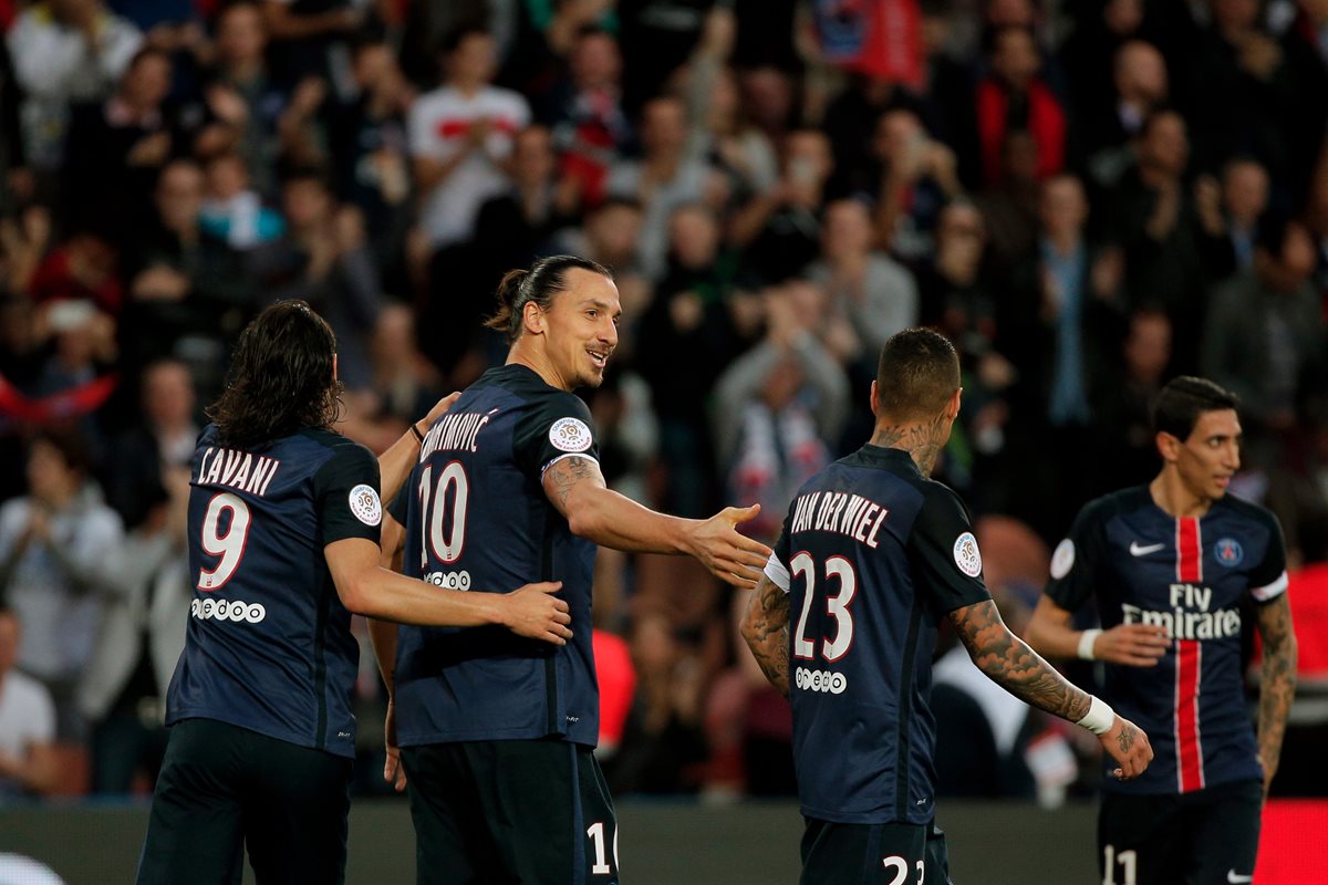 Zlatan anota doblete y el PSG vapulea al Toulouse