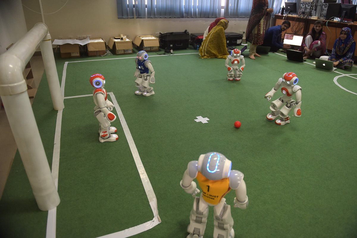 Alemania acoge la RoboCup 2016, un mundial de futbol y de otras habilidades
