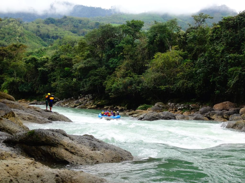 Aventura en río Cahabón – Prensa Libre