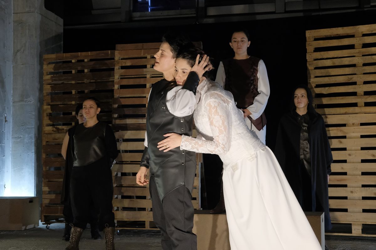 El talento de estas mujeres da vida a Otelo, la obra de Shakespeare