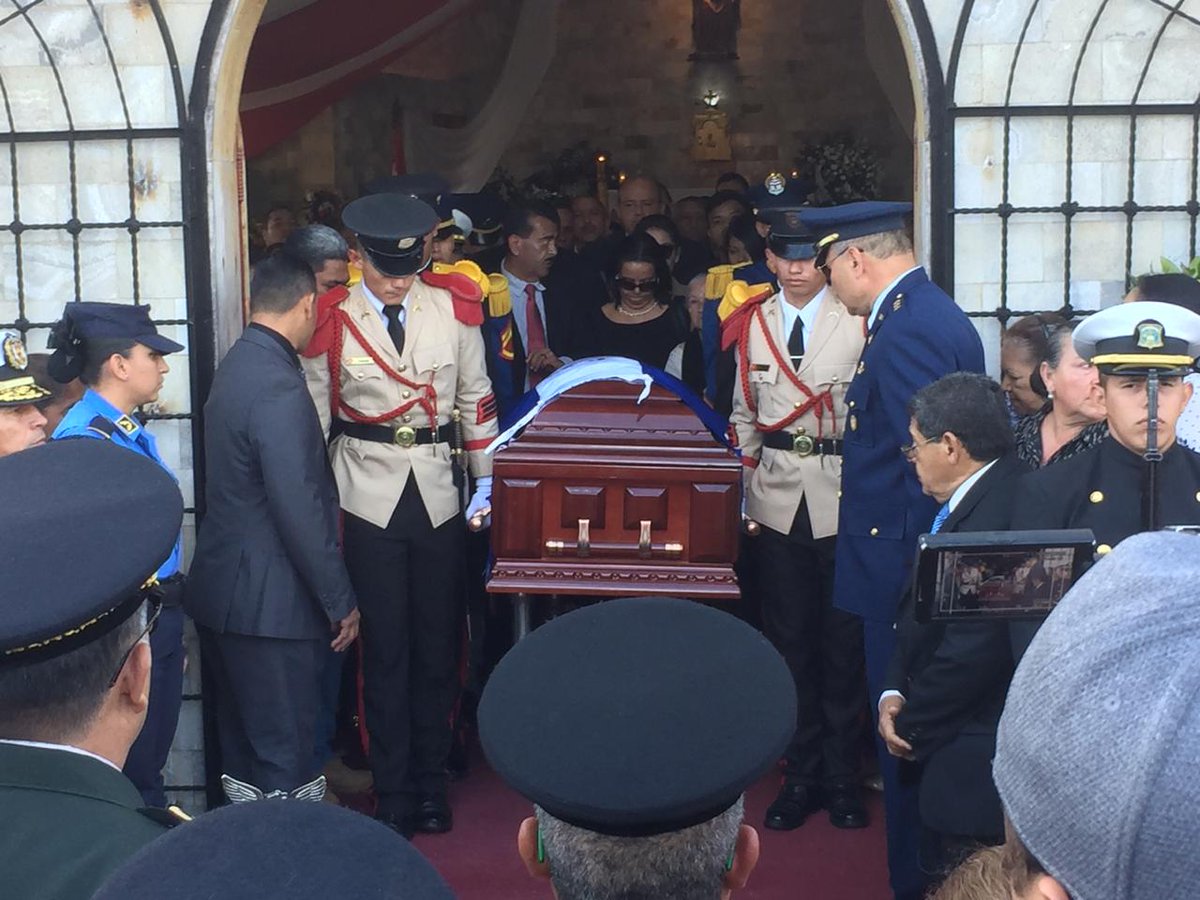 Entierran a expresidente hondureño Roberto Suazo tras adiós en ciudad natal