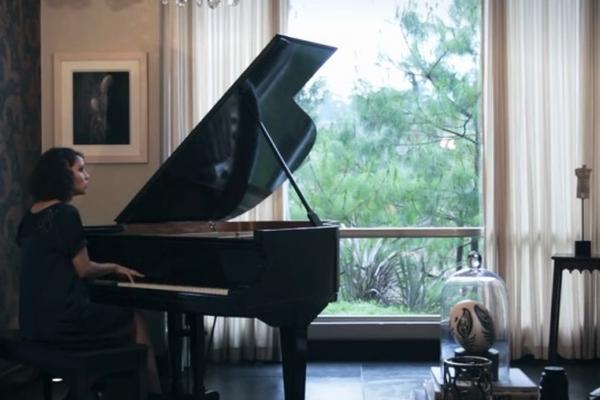 Gaby Moreno estrena videoclip del tema navideño El primer Noel