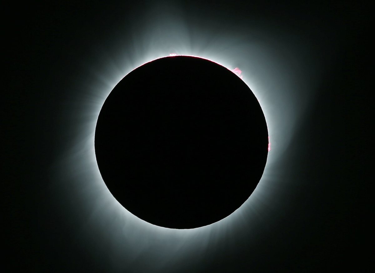 Científicos aprovechan los eclipses para hacer estudios sobre el sol ...