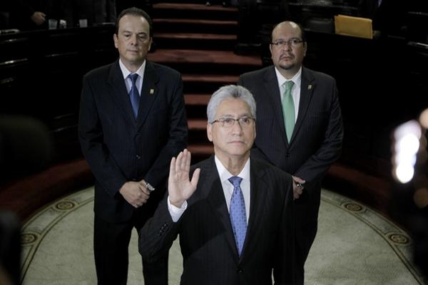 Congreso convoca a postuladora de Contraloría