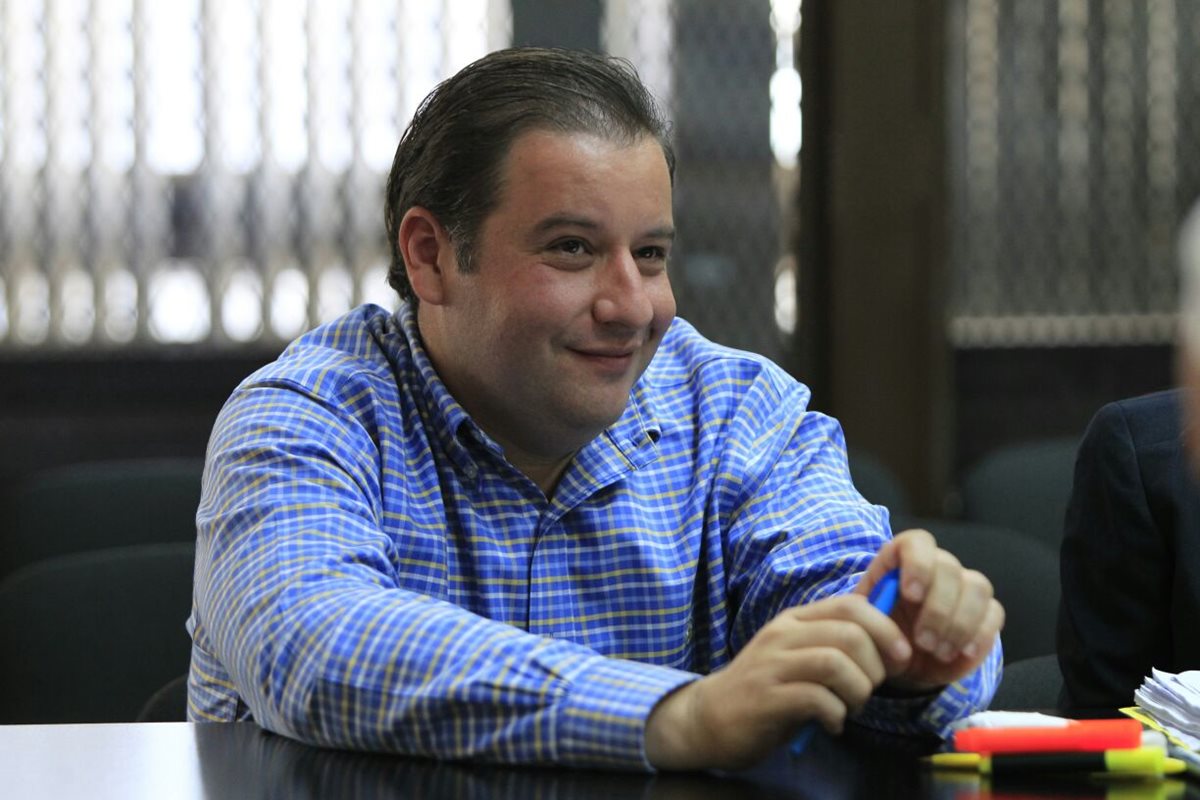 Juez acepta 94 declaraciones en caso Siekavizza