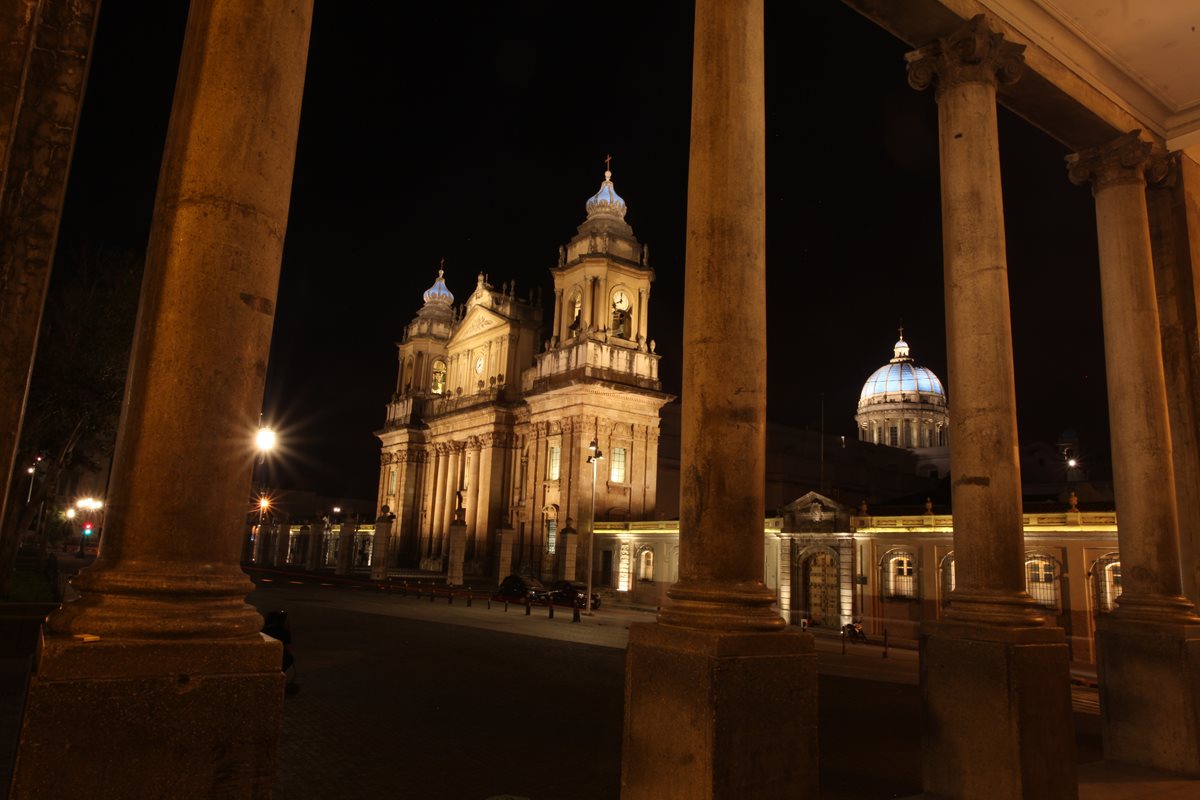 Con Q4.8 millones de inversión iluminan la Catedral Metropolitana para ...