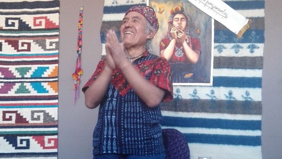 Fallece el poeta k’iché Humberto Ak'abal