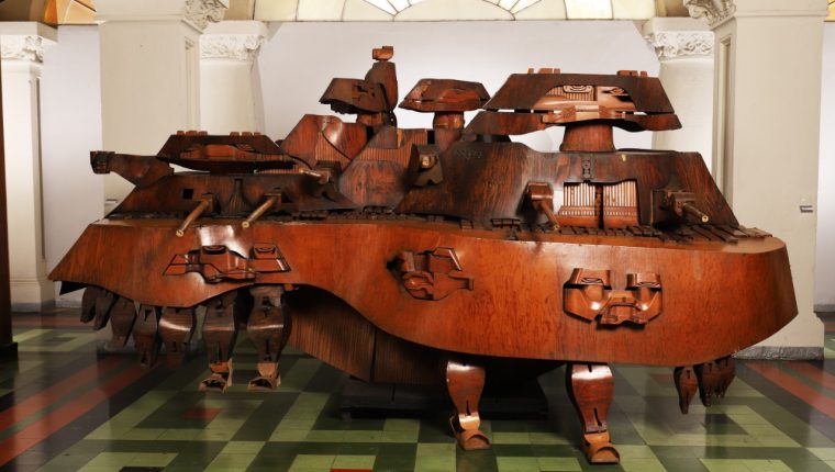 Quién fue Efraín Recinos y cuáles son sus obras más representativas