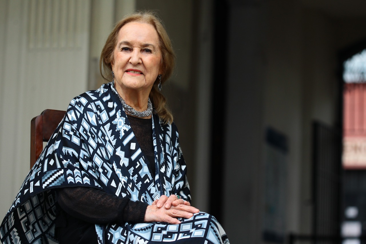 Fallece la artista visual Rina Lazo, en México