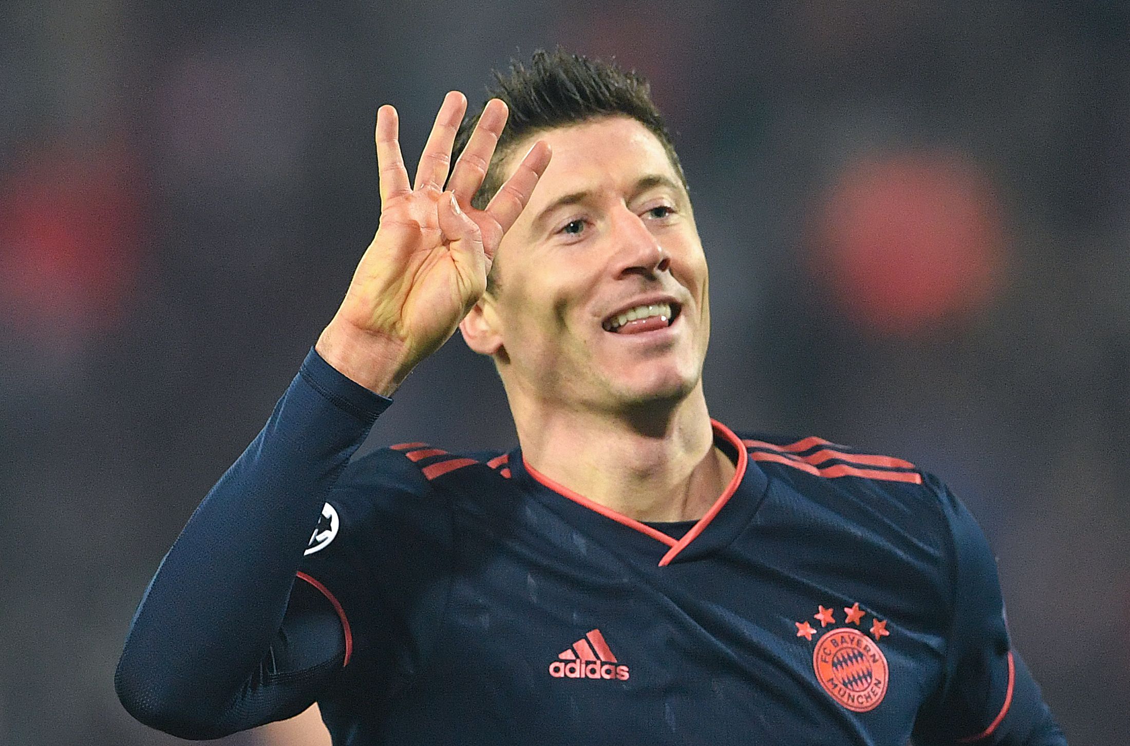 Lewandowski marca cuatro goles en 15 minutos y entra en la historia de ...