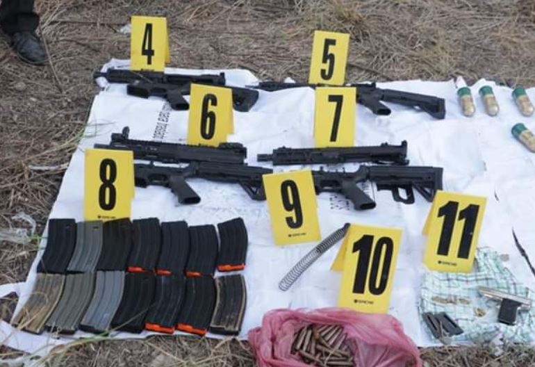 Decomisan armas y municiones en bus