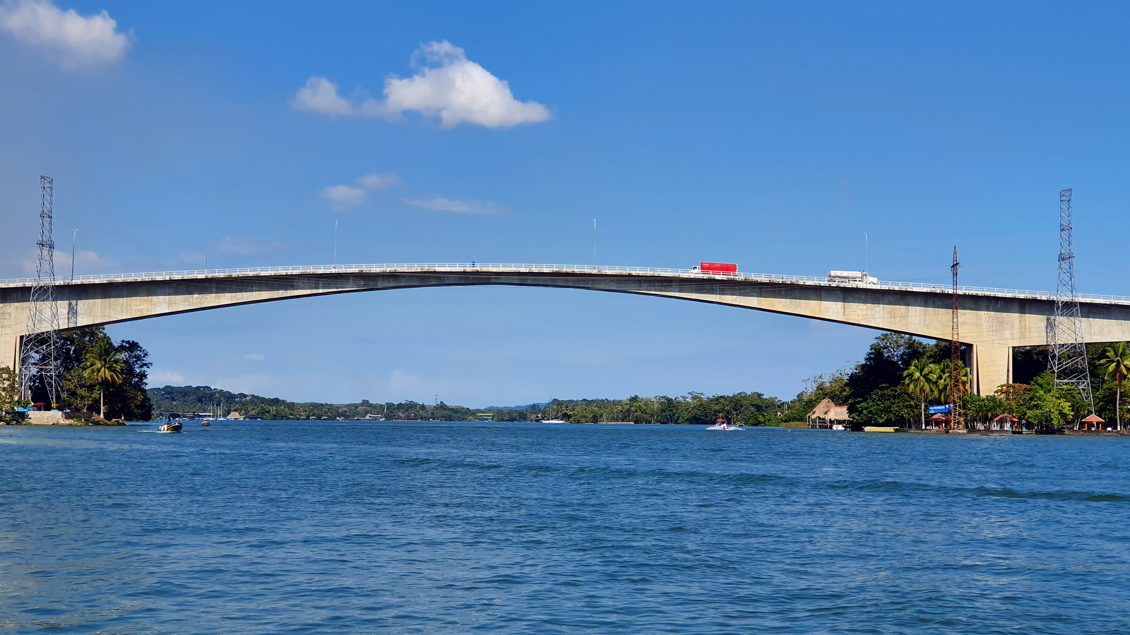 Daños en puente de Río Dulce preocupa a vecinos que temen colapso de la ...