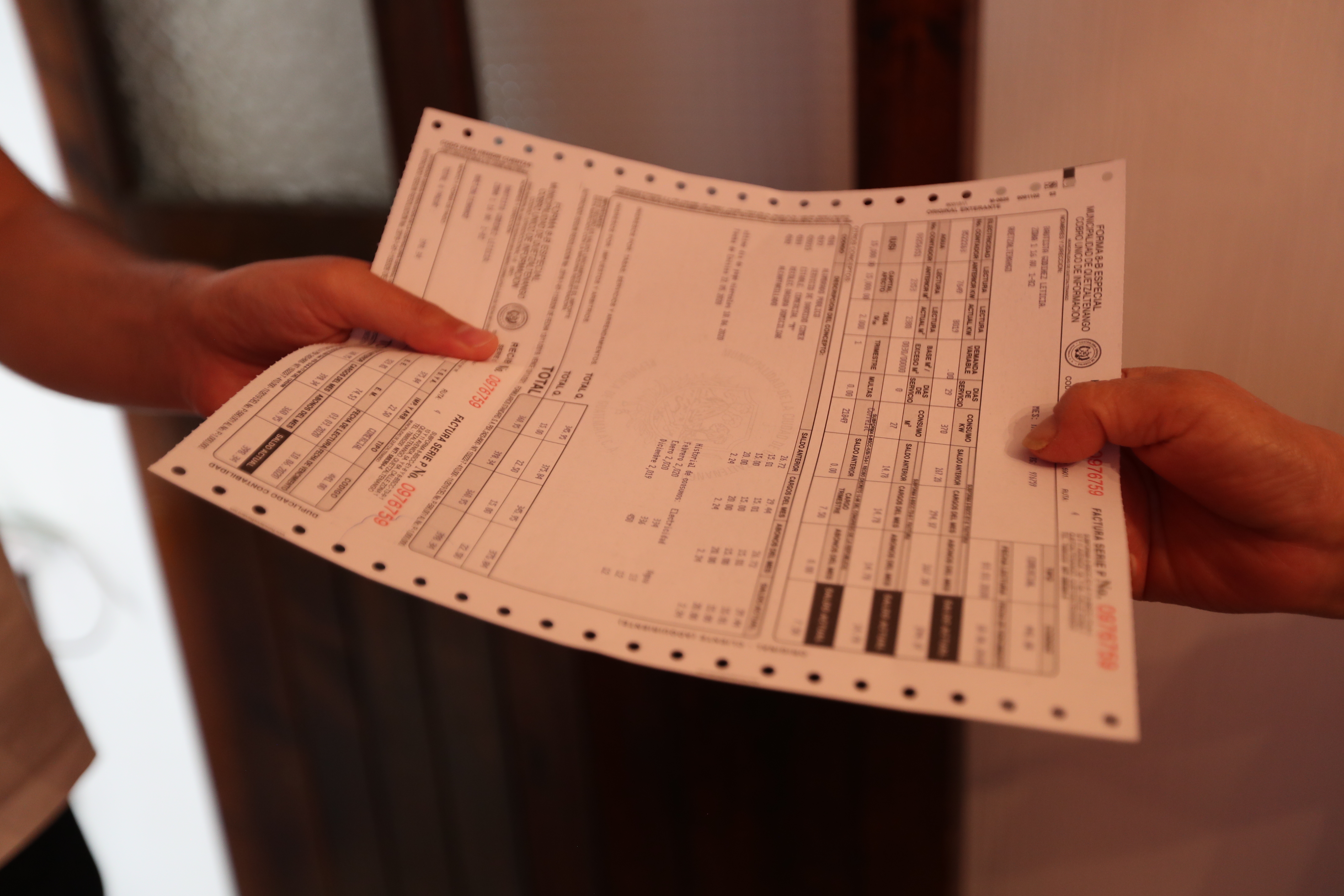Cinco datos que deben saber los usuarios de la EEMQ sobre el Bono Familia