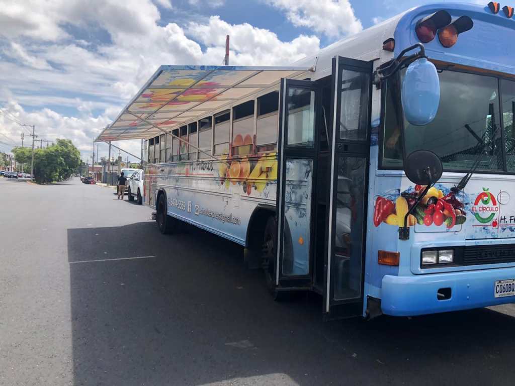La distribuidora de fruta y verdura que se transformó en un camión ...
