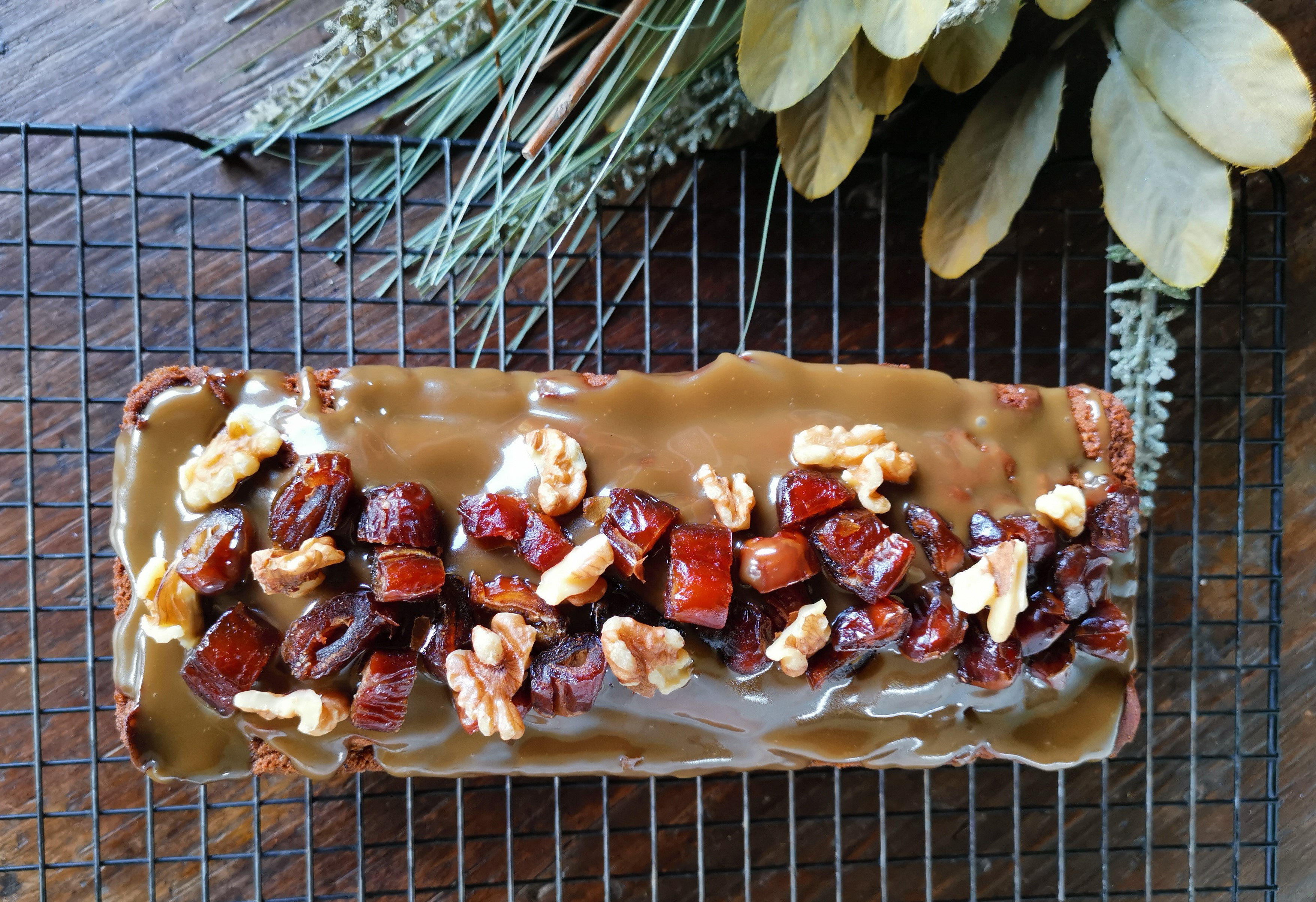 Delicado pan de dátiles, higos y nueces