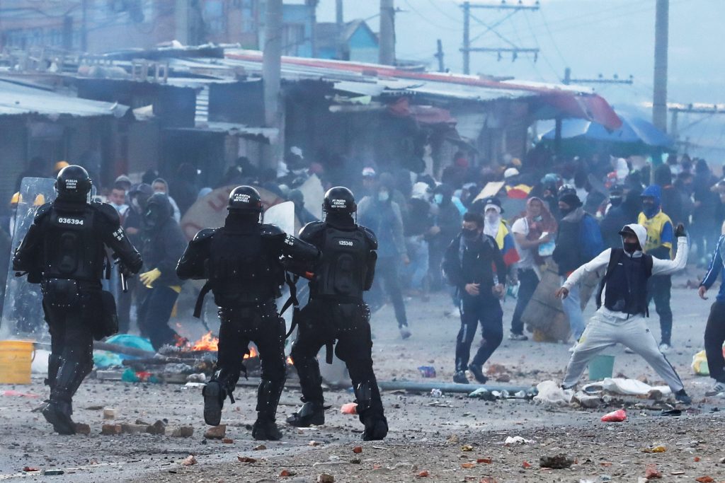 Nuevos disturbios en Bogotá dejan decenas de afectados y heridos