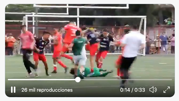 Trifulca en juego de futbol deja varios heridos y un jugador inconsciente