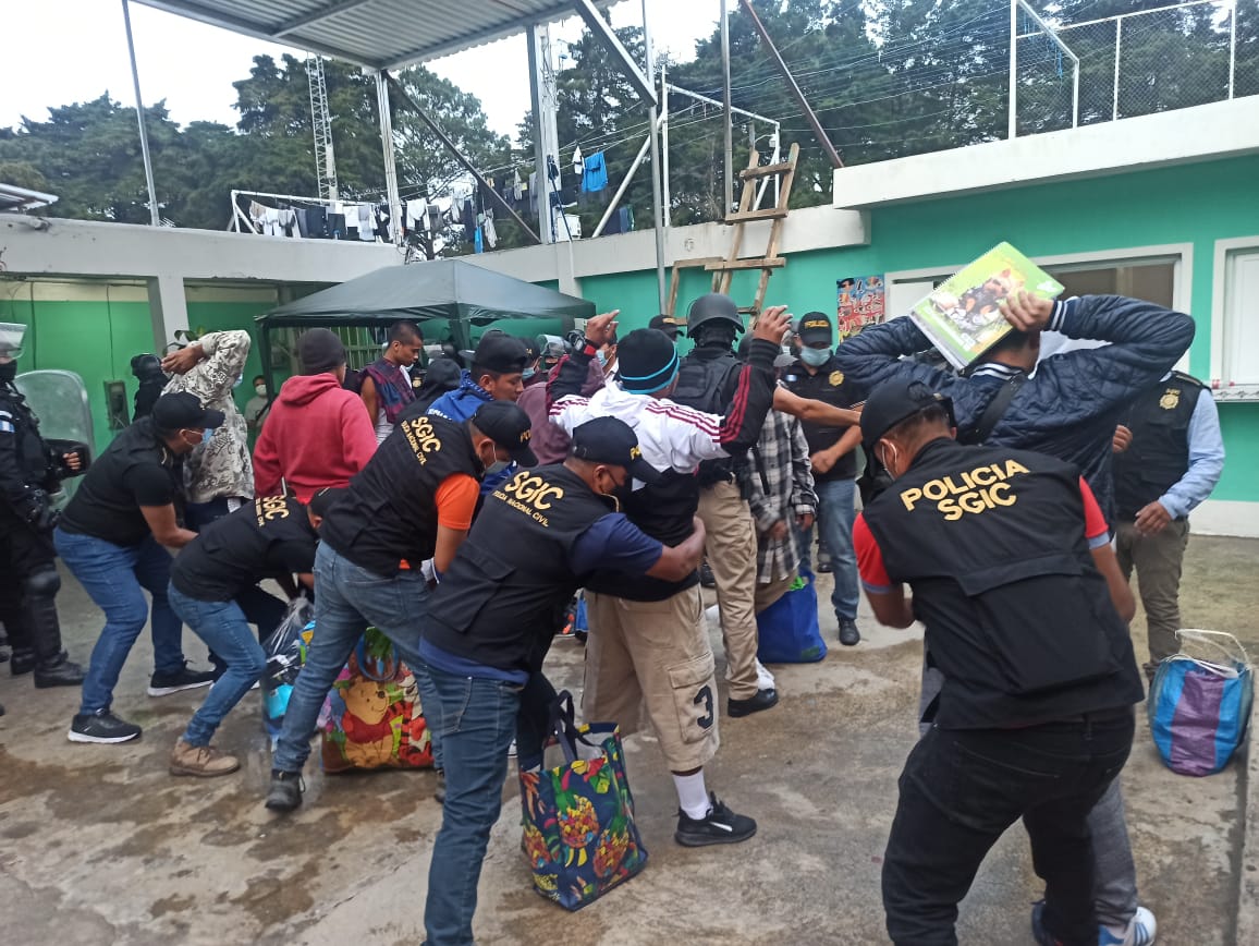 La PNC lleva a cabo requisa en Pavoncito