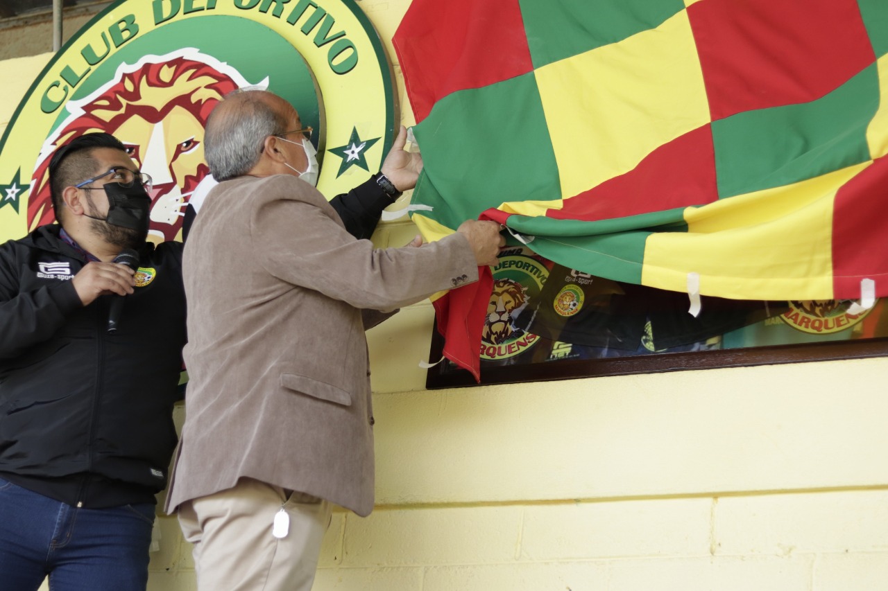 VIDEO | El emotivo homenaje de Marquense para Marcos Menaldo, retiran ...