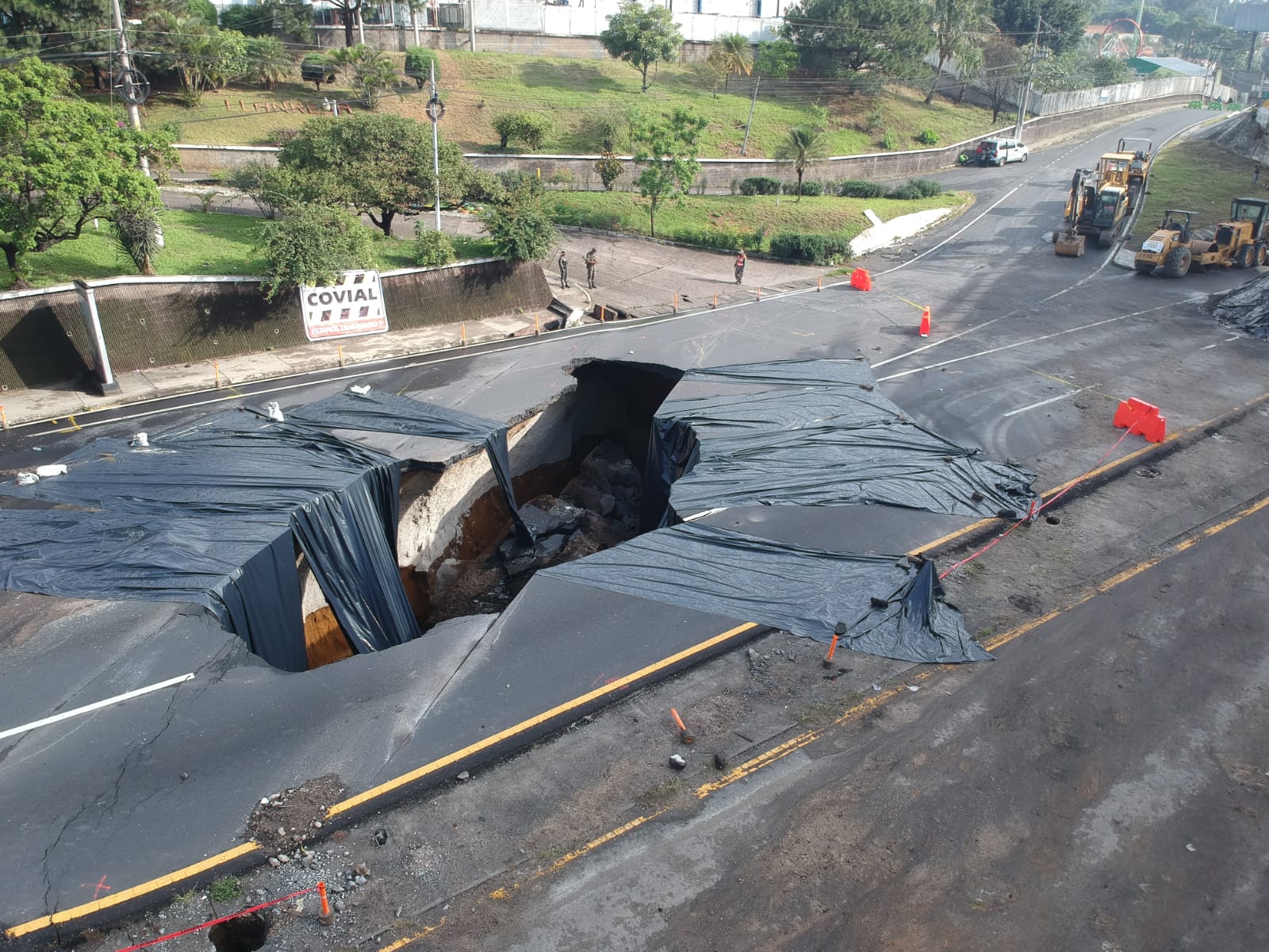 Crecen dimensiones del área afectada en el hundimiento de Villa Nueva