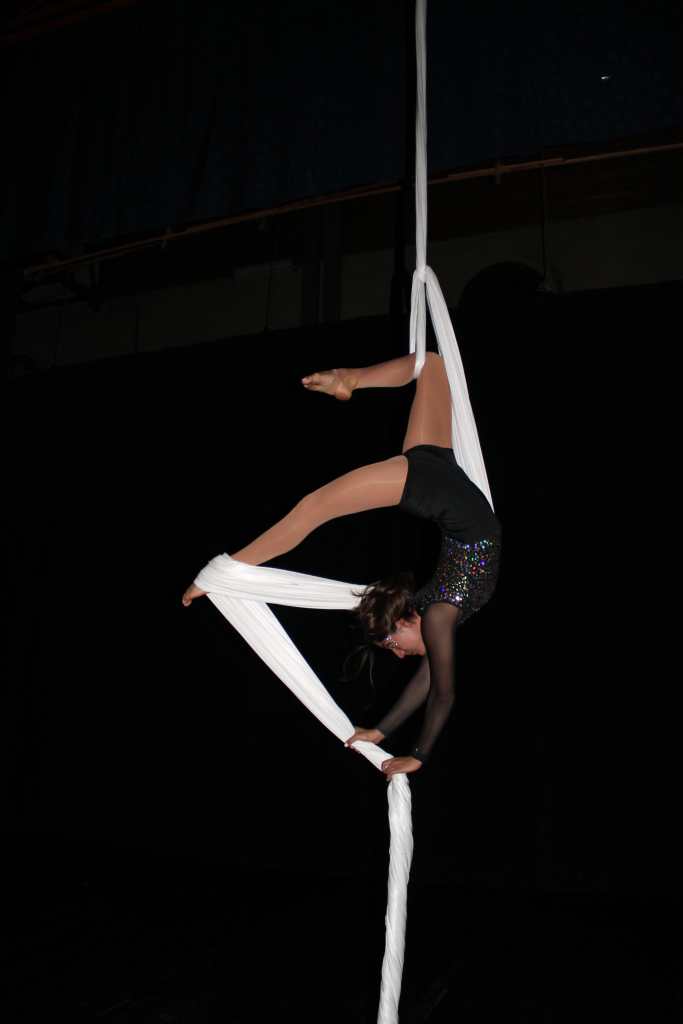 Danza de tela: la unión de la fuerza física y mental que permite que ...