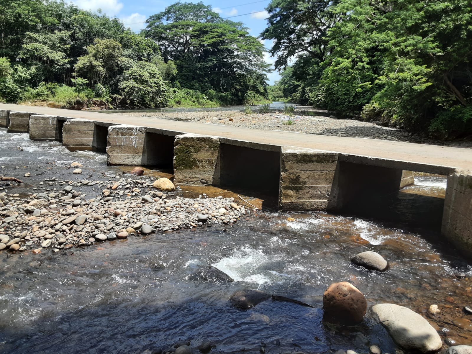 IMÁGENES: Vea el antes y después del río Seco, cuya crecida causó daños ...