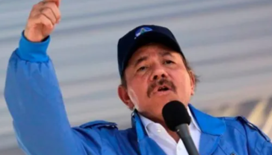 Ortega pide reformar Constitución para nombrar a su esposa "copresidenta"