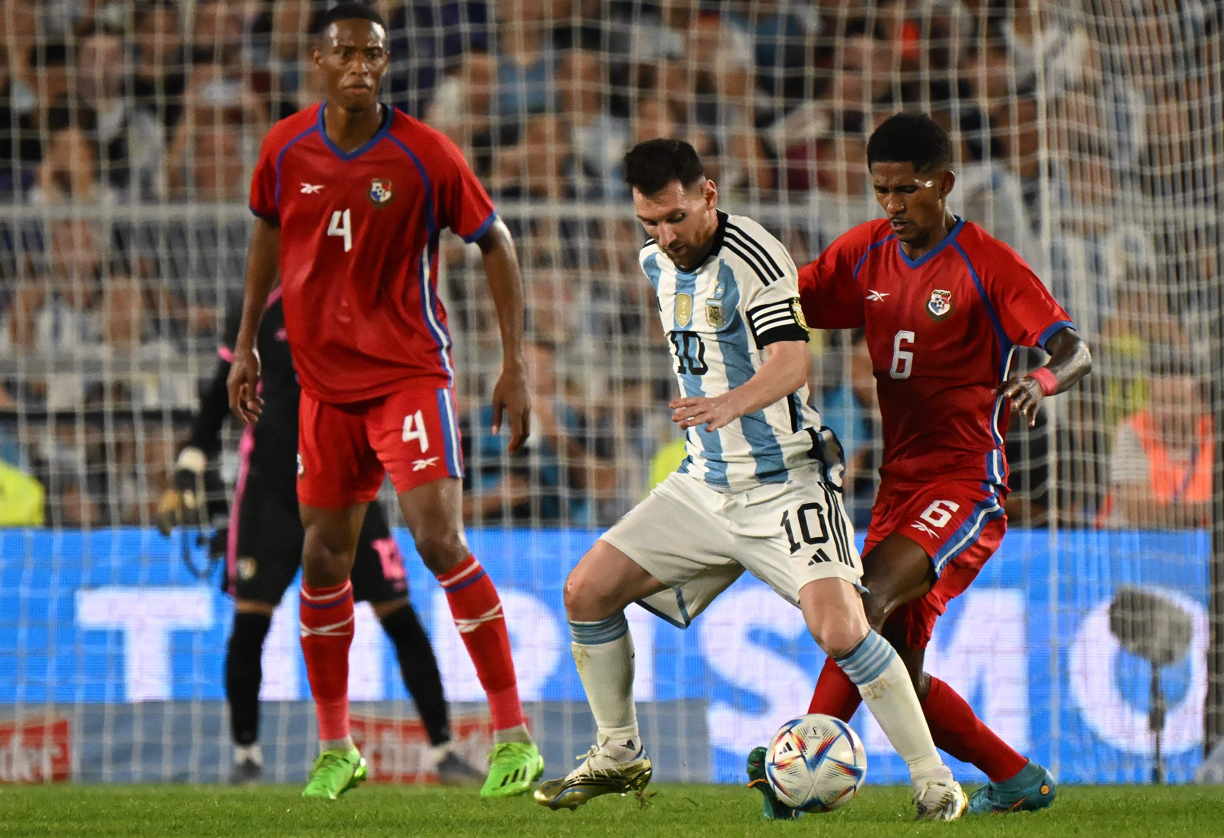 Messi alcanza los 800 goles en su carrera y ayuda a Argentina a ...