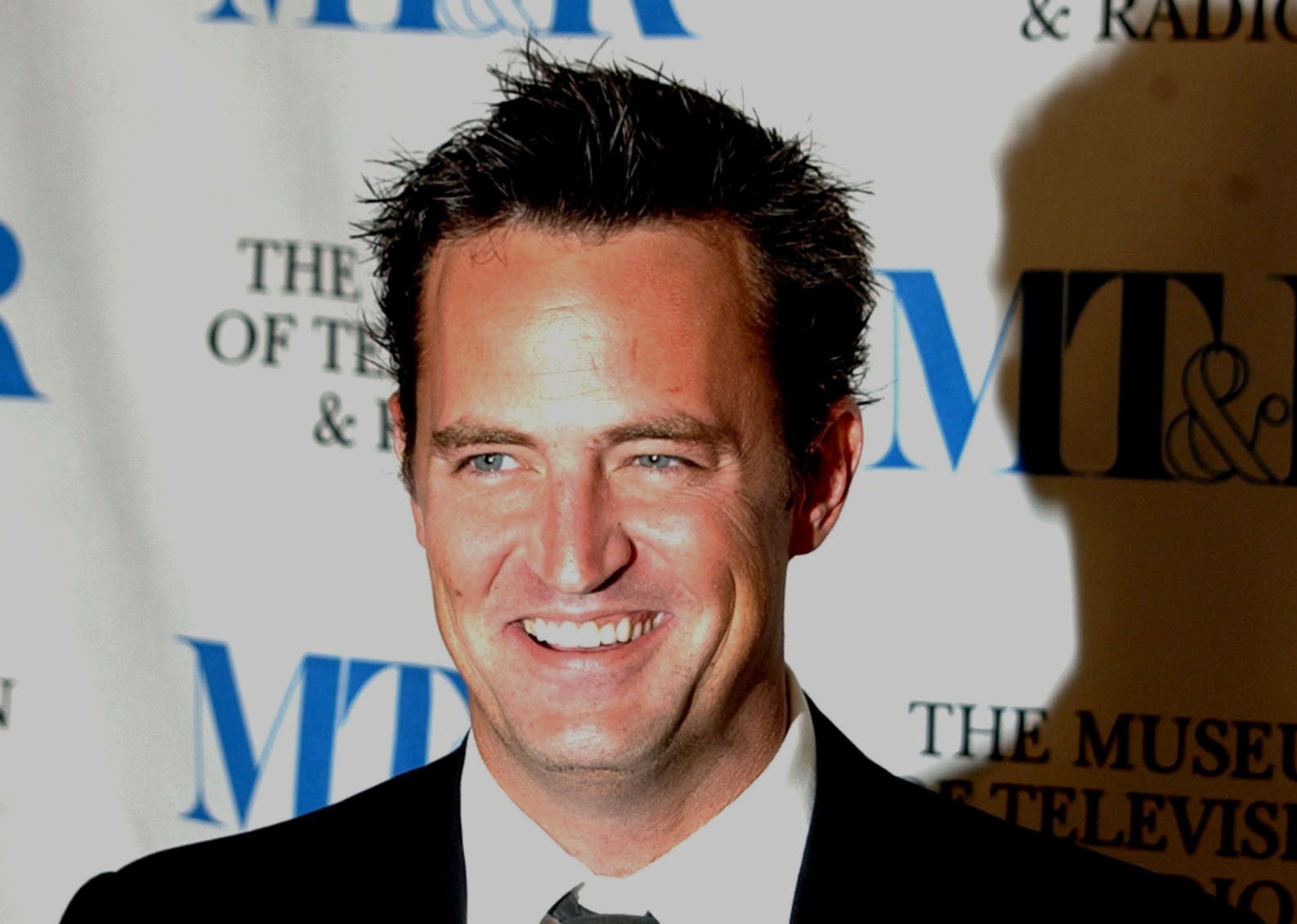 Quiénes son los cinco acusados por la muerte del actor Matthew Perry