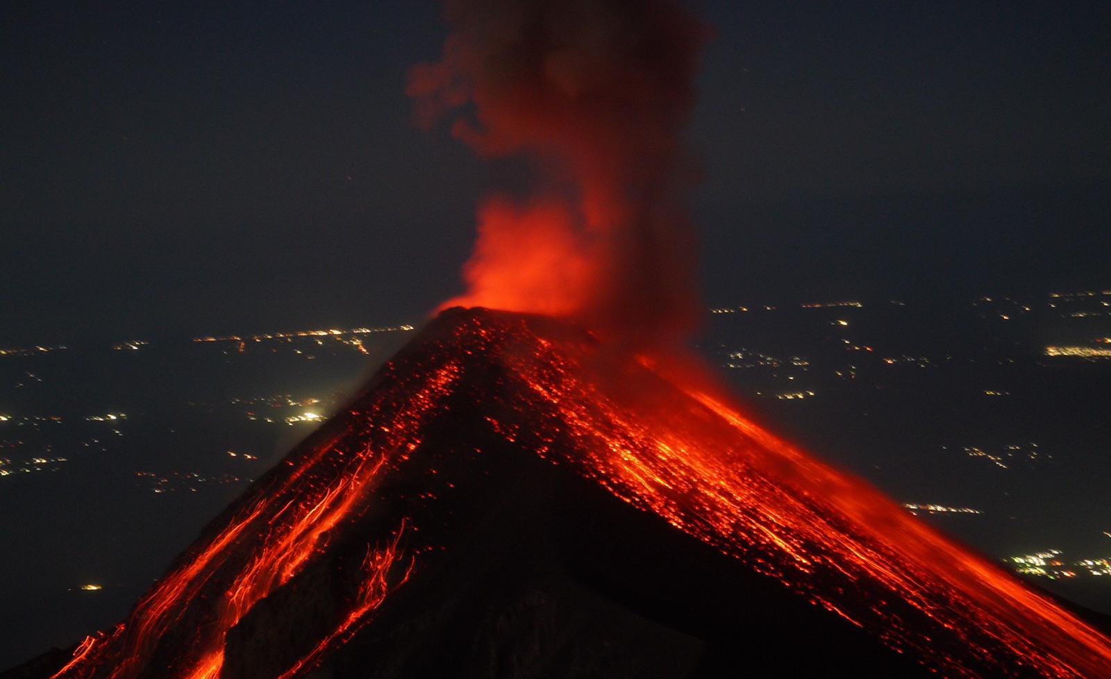 Volcán de Fuego: las impresionantes imágenes de la erupción captadas ...