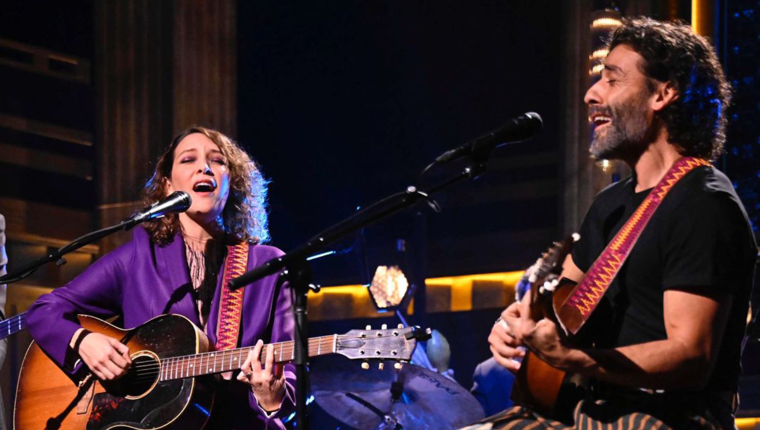 Gaby Moreno deslumbró con Óscar Isaac en el show de Jimmy Fallon (la ...
