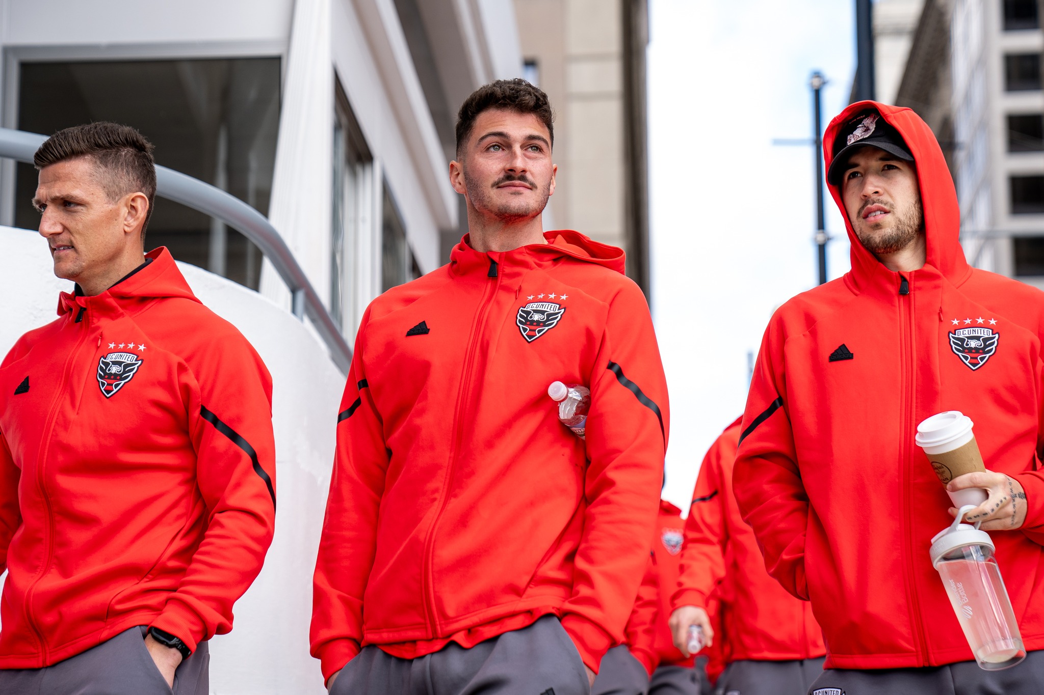 Aaron Herrera confiesa que es especial cumplir el sueño de su papá de ...