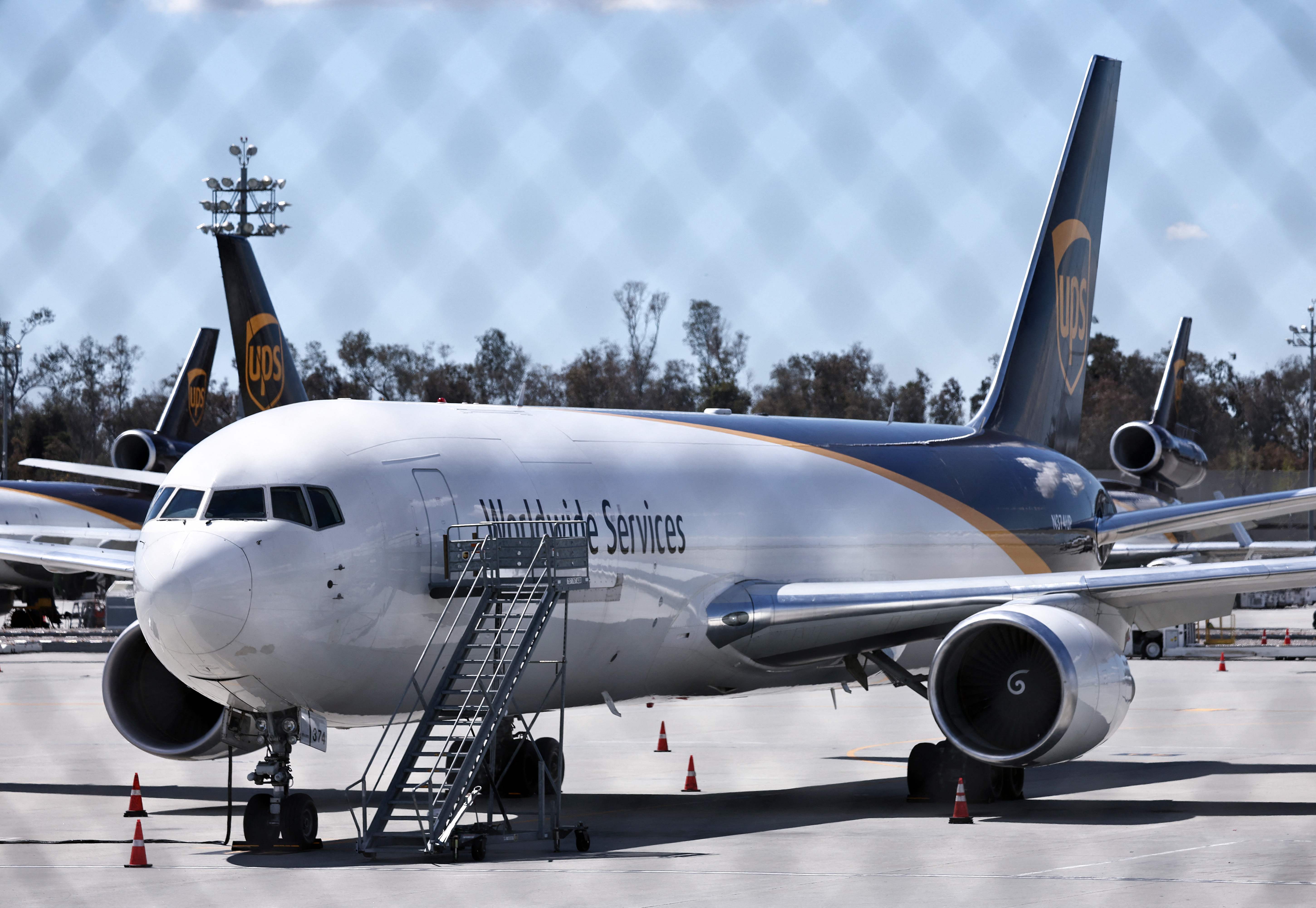 Avión de UPS se estrella en el aeropuerto internacional de Kentucky
