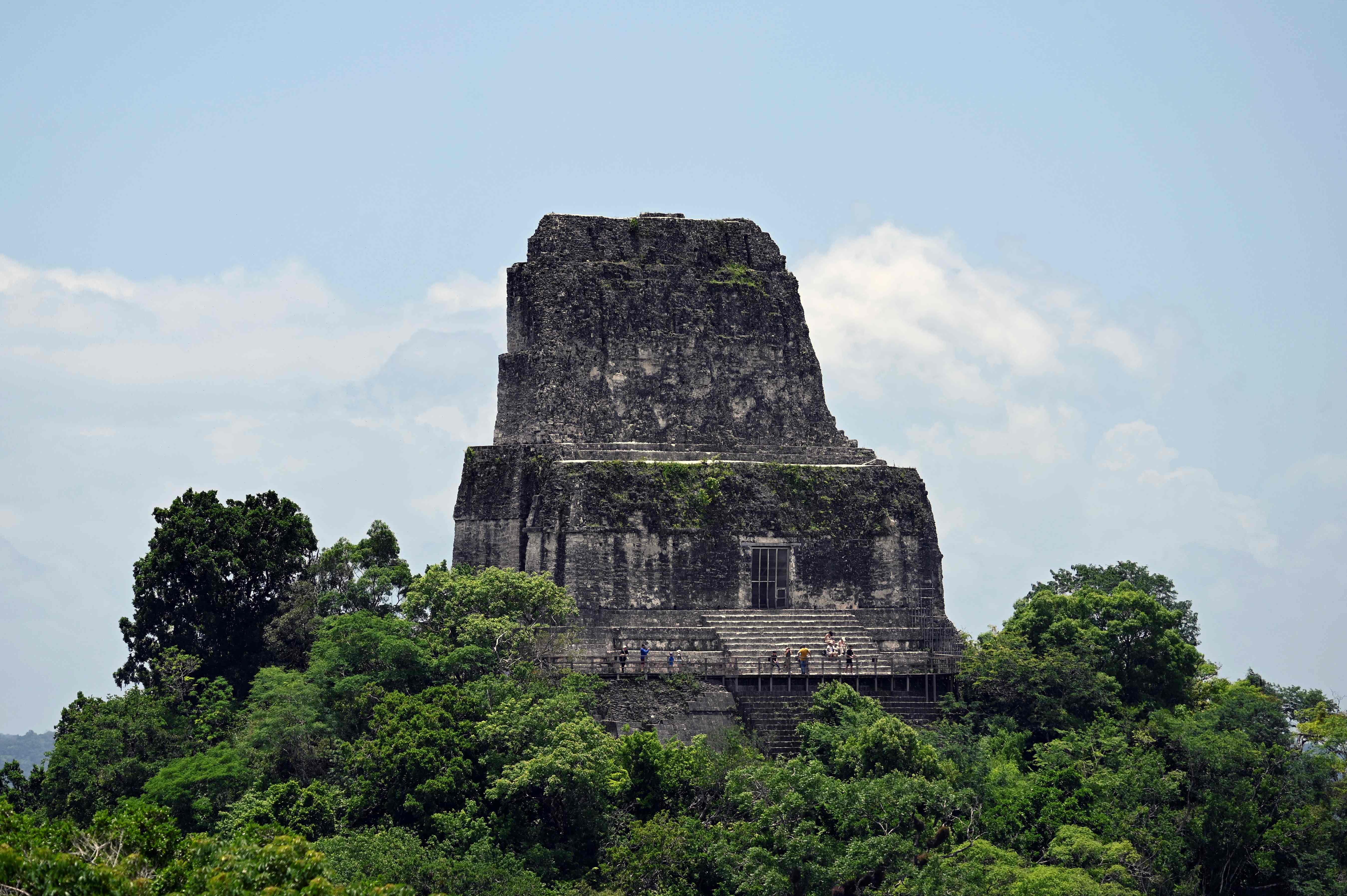 Daños en Templo III: Cultura responde a críticas por estado de edificación en Tikal