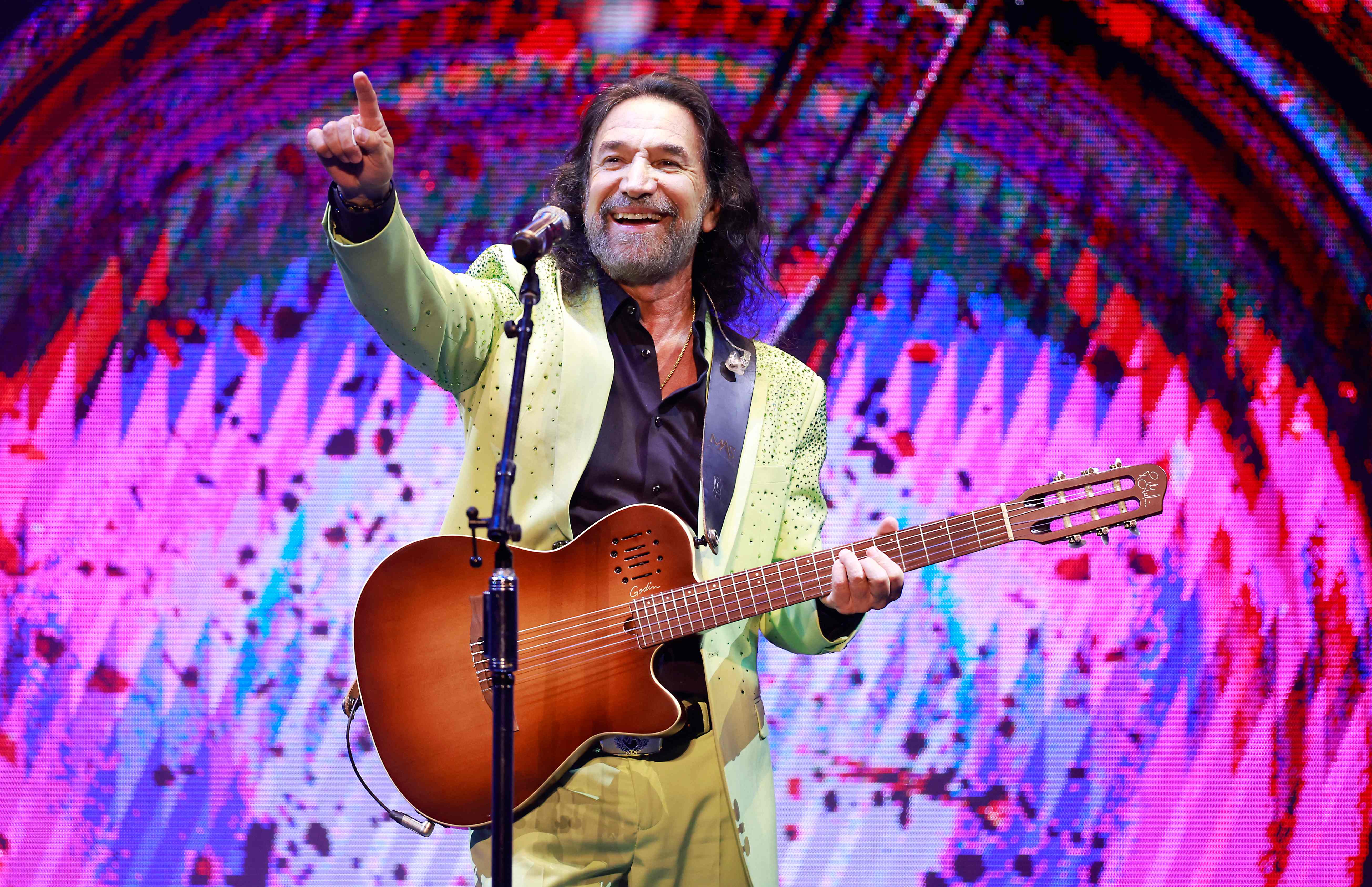 Marco Antonio Solís, “El Buki”, se vuelve viral tras ser comparado con ...