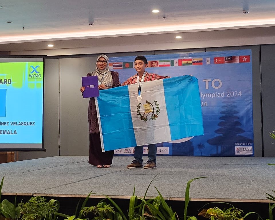 El guatemalteco de 13 años que le dio al país una medalla de plata en la Olimpiada Mundial de ...