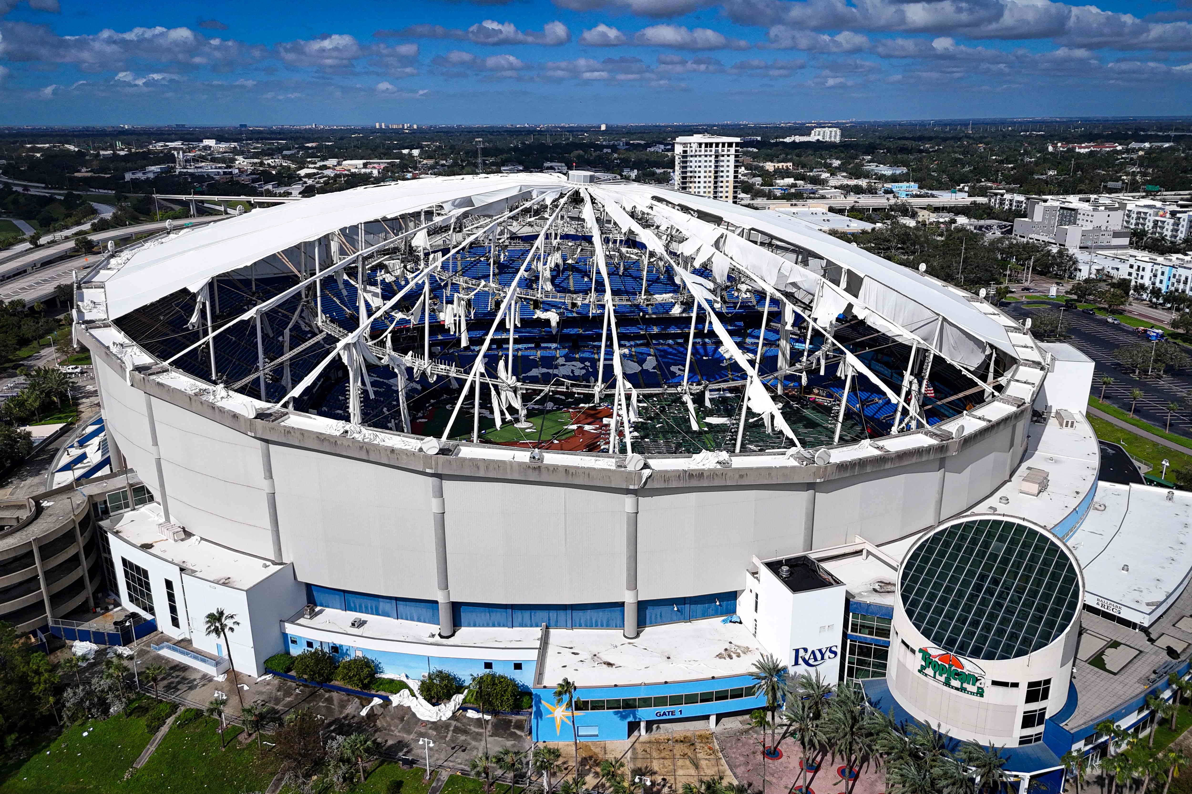 Impactante video muestra cómo quedó el estadio de los Rays de Tampa Bay ...