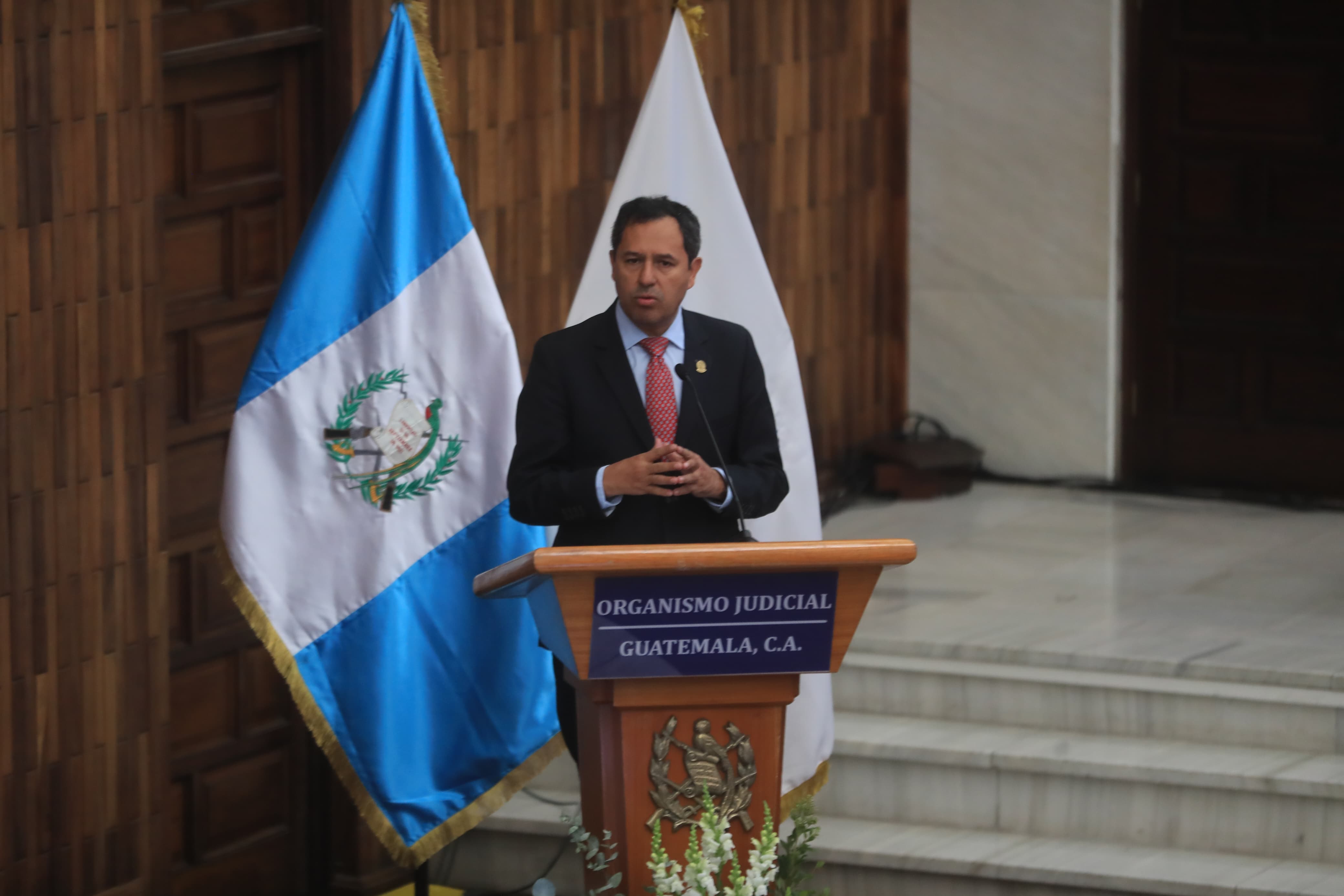 Óscar Cruz presenta memoria de labores en último día como presidente del OJ