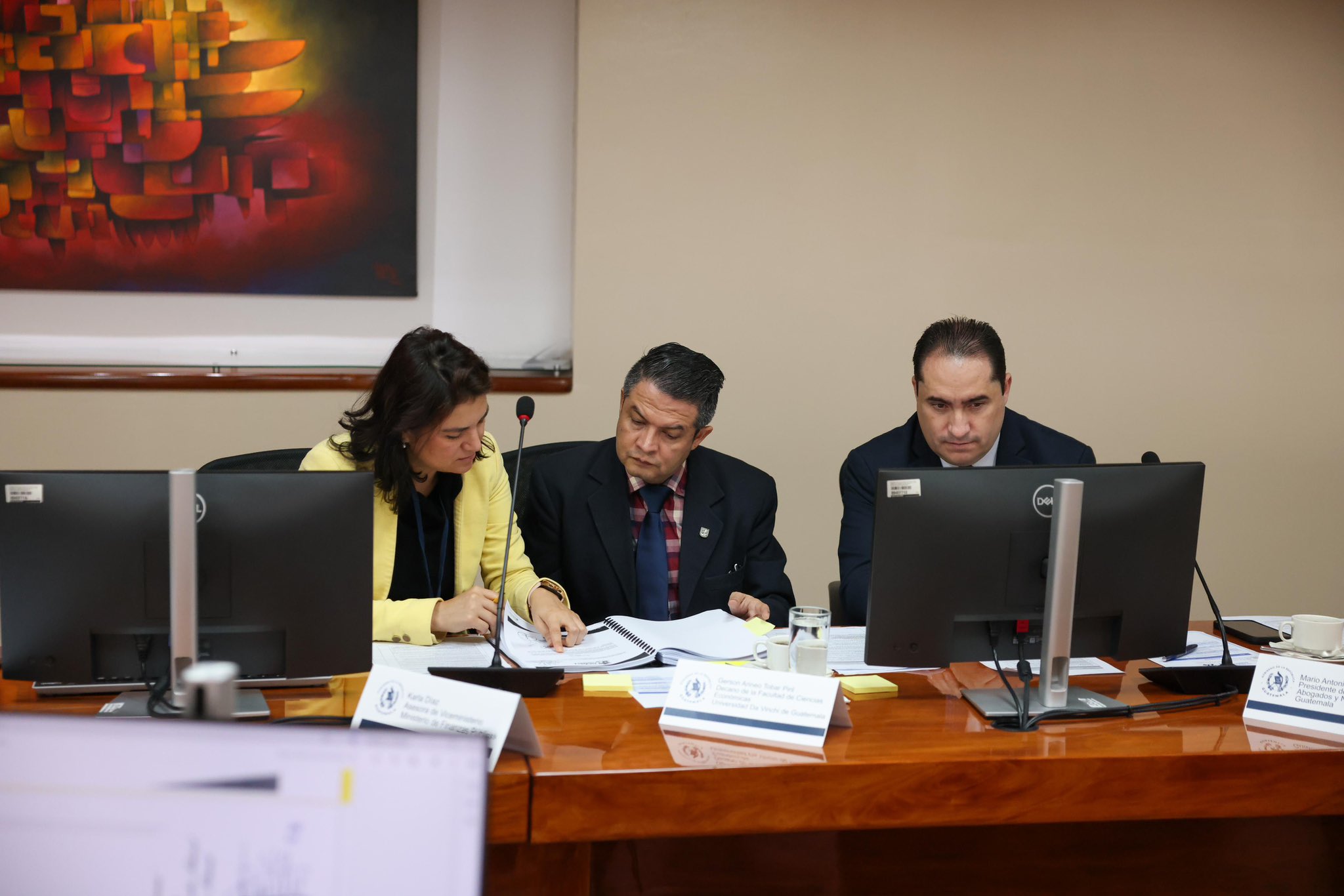 Se define primera lista de aspirantes para Directorio de la SAT