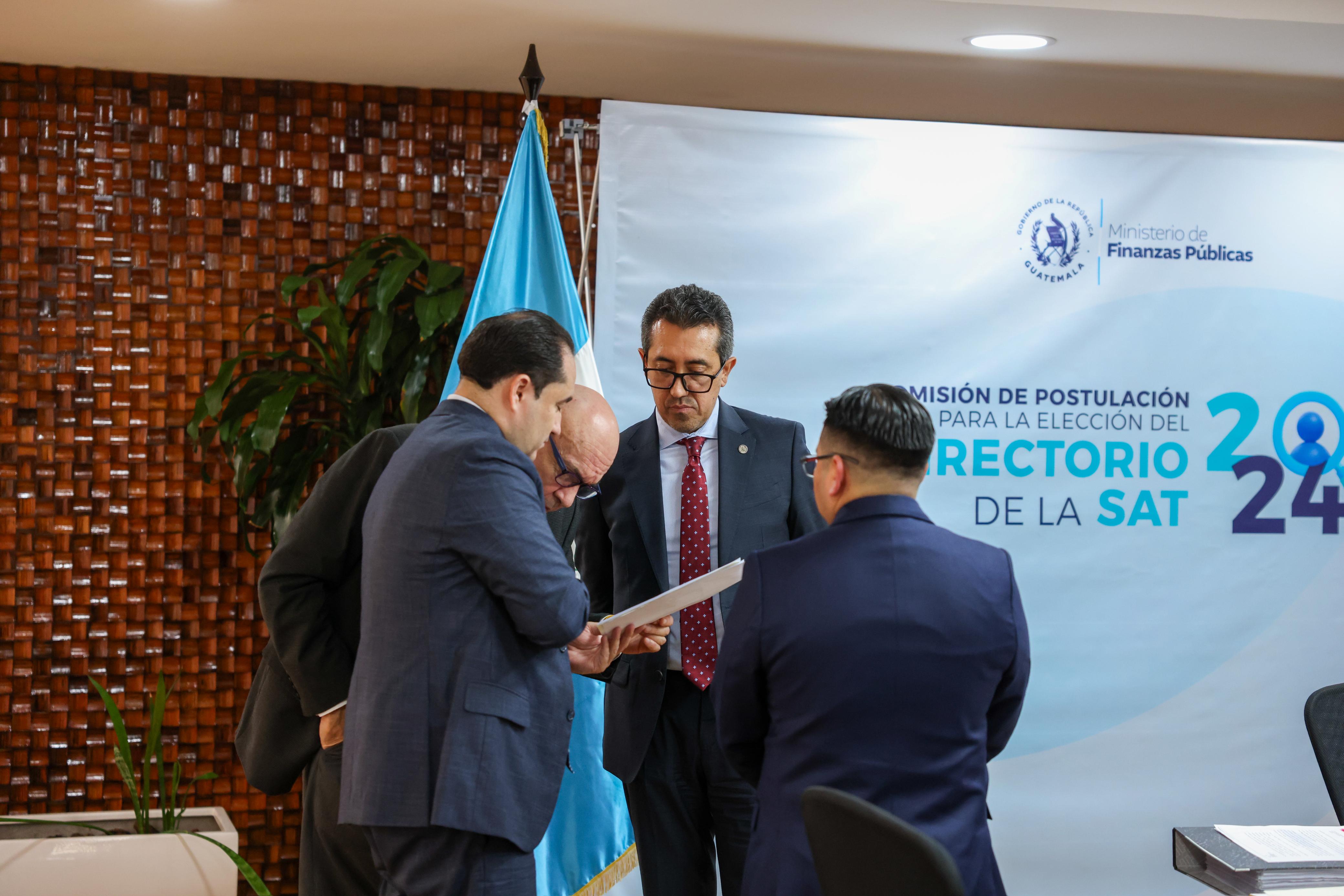 Director de la SAT presenta amparo para repetir proceso al quedar fuera ...