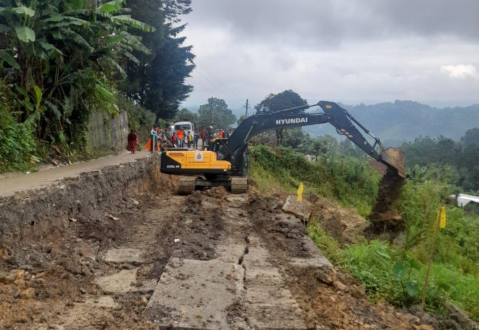 Caminos y alcaldía de San Juan Chamelco reparan ruta